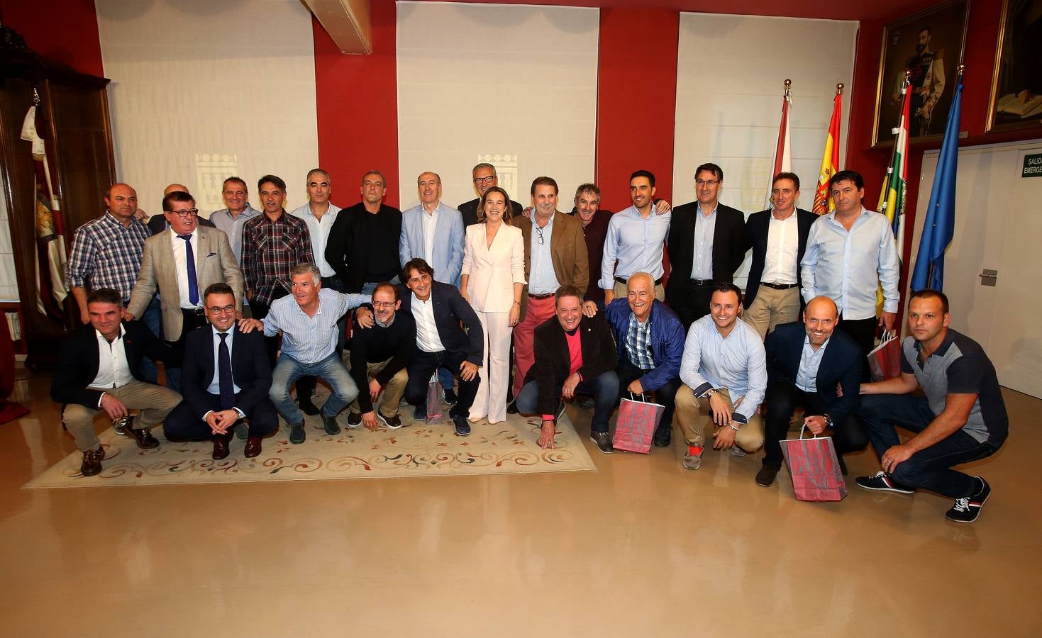 El homenaje con motivo del 30 aniversario del primer ascenso del CD ...